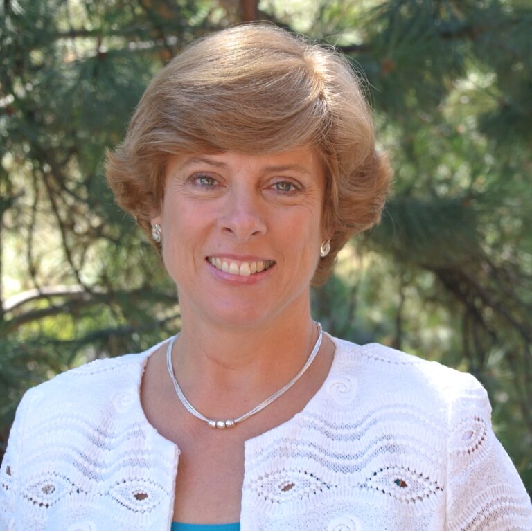 Debbie McBee – Altrusa International District Twelve